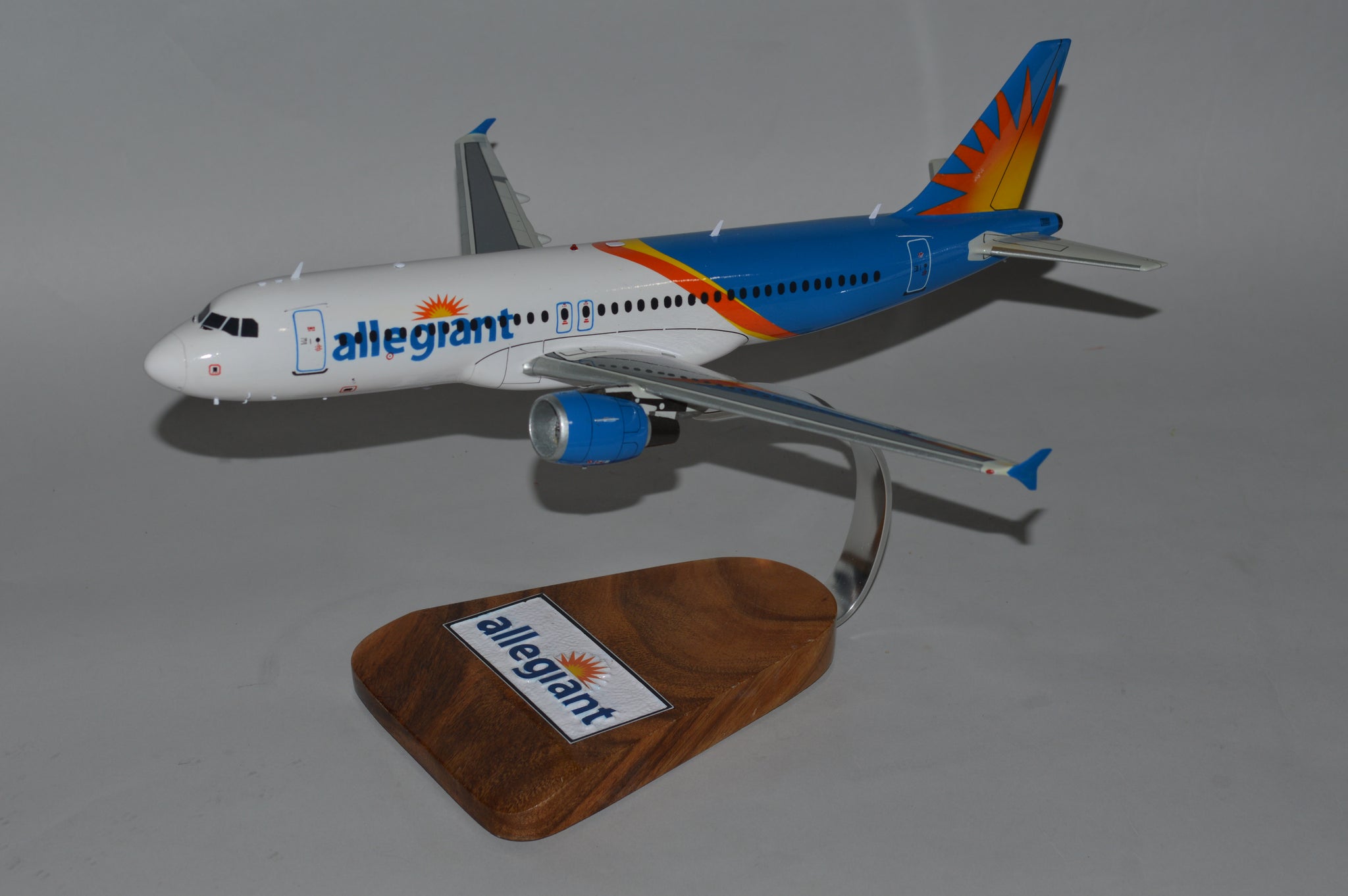 Airbus 320 Allegiant Airlines – Scalecraft