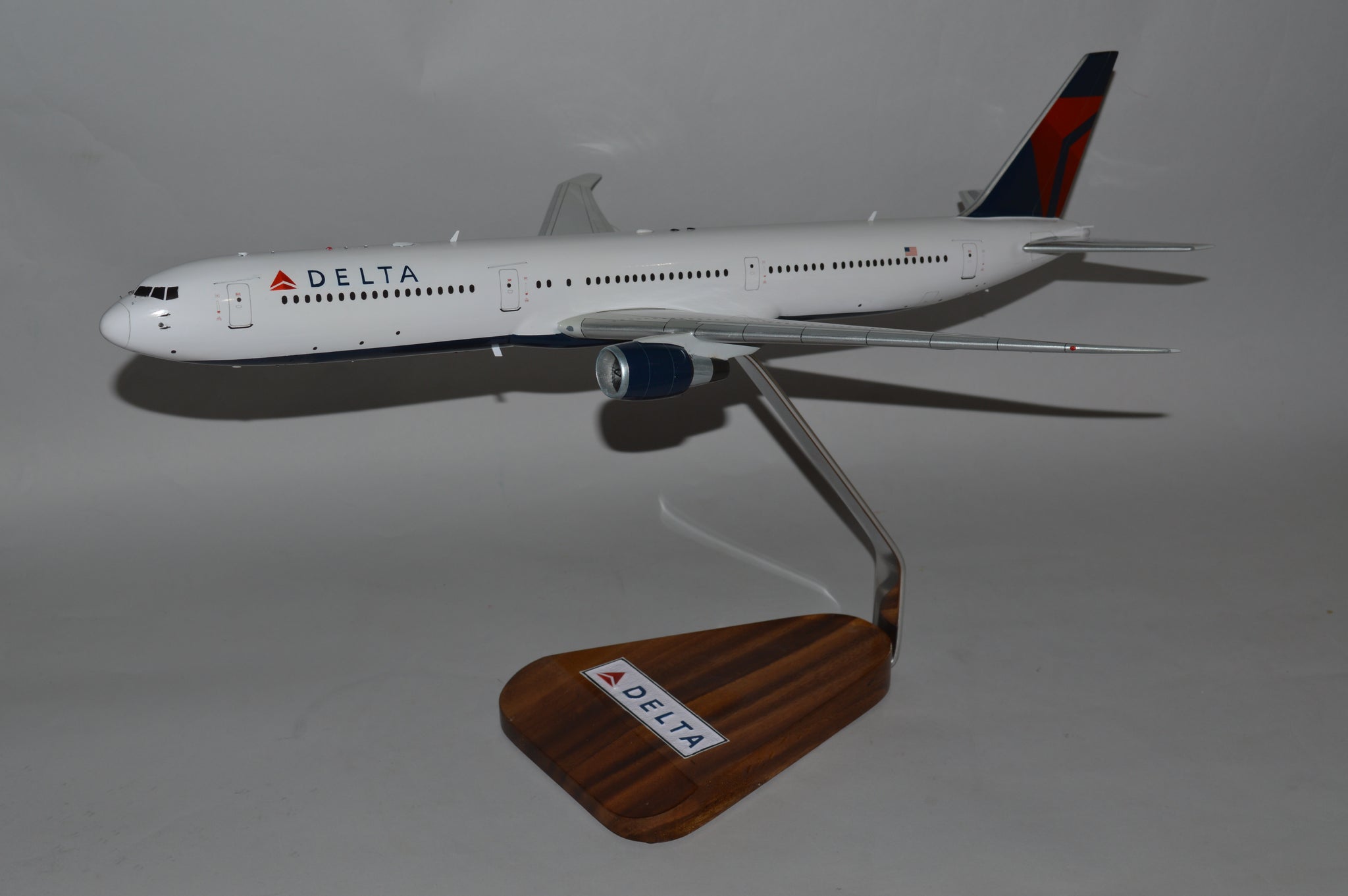Boeing 767-400 Delta Airlines – Scalecraft
